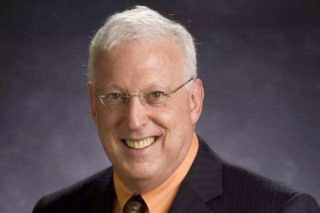 罗伯特·斯滕伯格的智力三元理论-百度经验