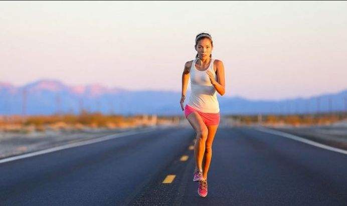 跑步机上跑步和在室外跑步的锻炼效果是一样的么-百度经验